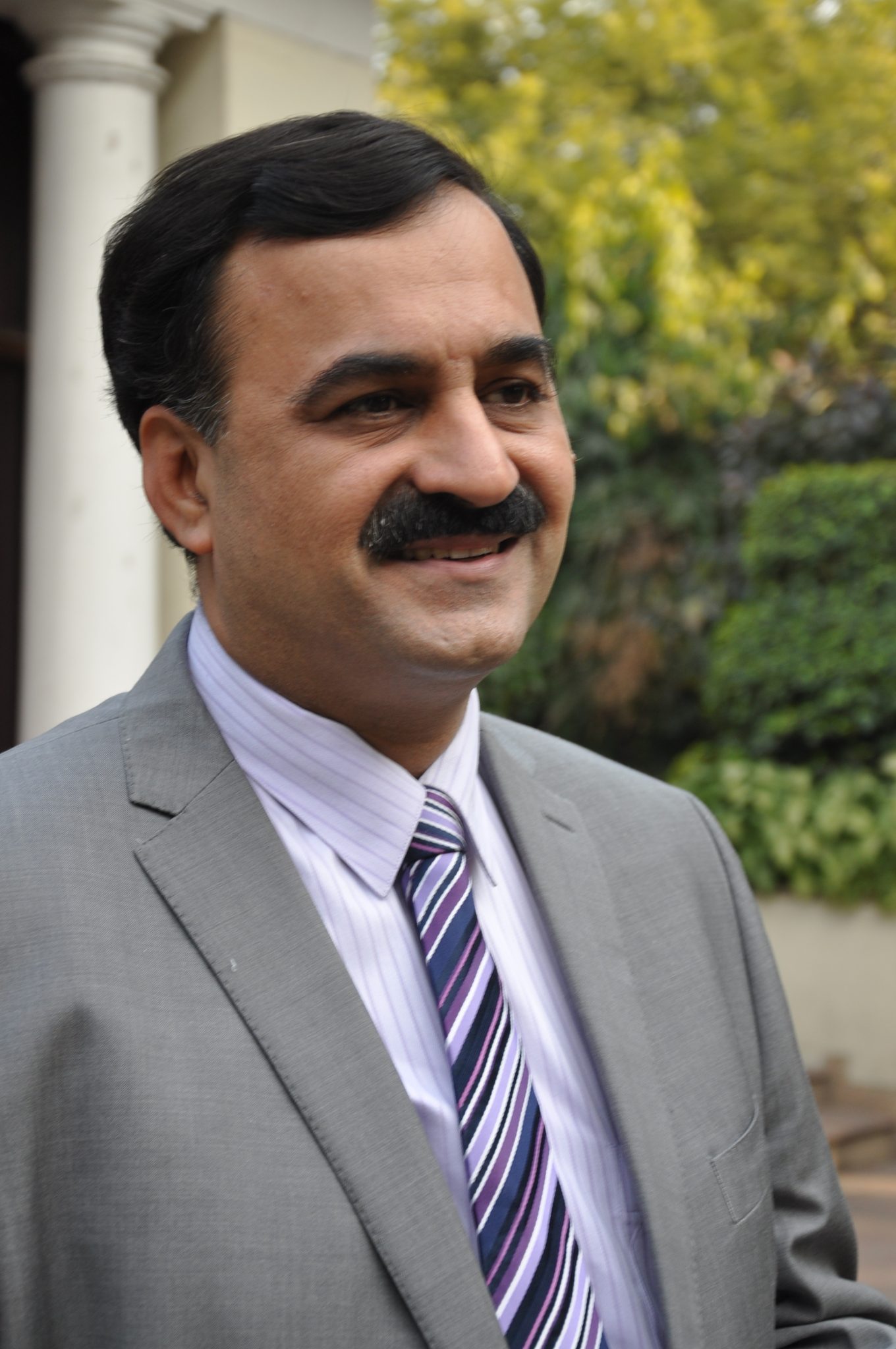 ABOUT – Dr. Pavan Duggal